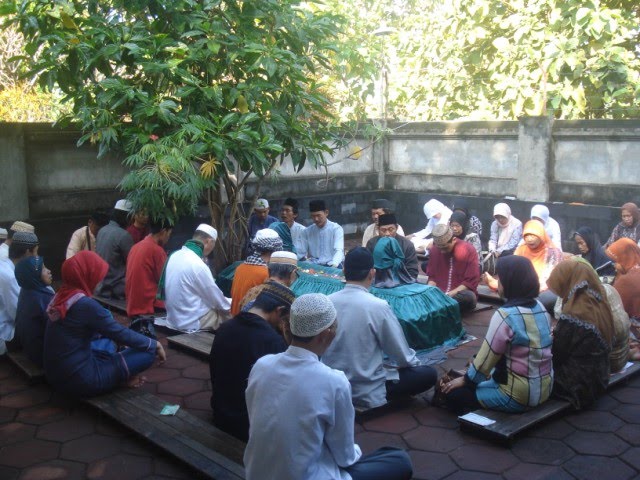 desain: MAKAM DAN MASJID MANTINGAN